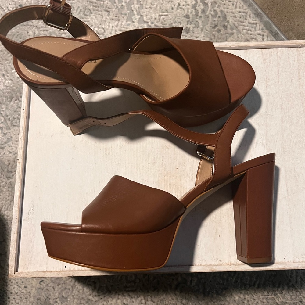 Luxury Rebel Like New Block Heel Platform Sandals: Ca… - Gem